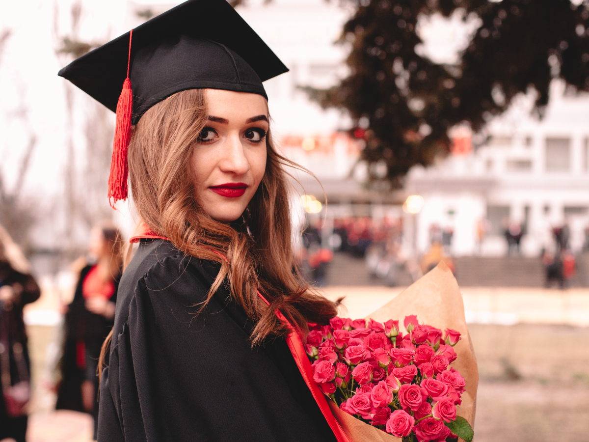 Top 10 Graduation Bouquet Ideas for 2025 Grads- Mforista – mfiorista